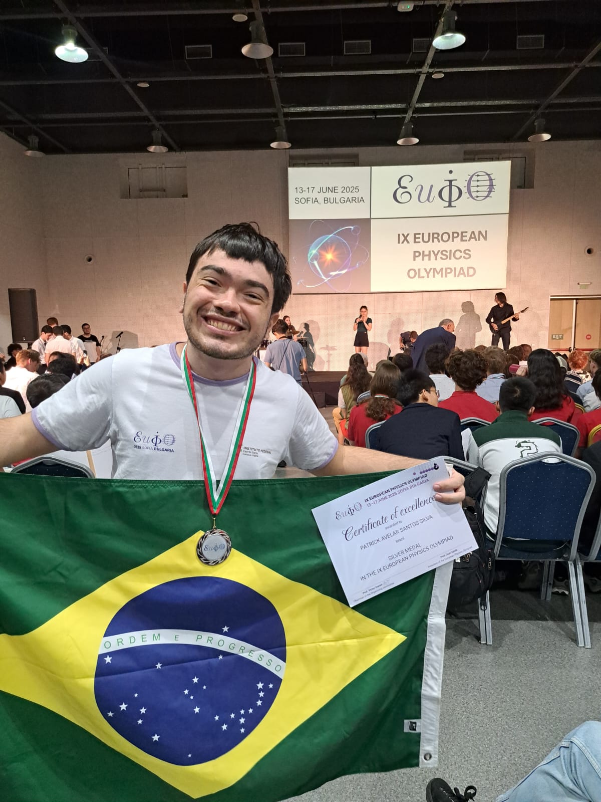 Aluno da rede pública do Espírito Santo conquista medalha de prata na Olimpíada Europeia de ...